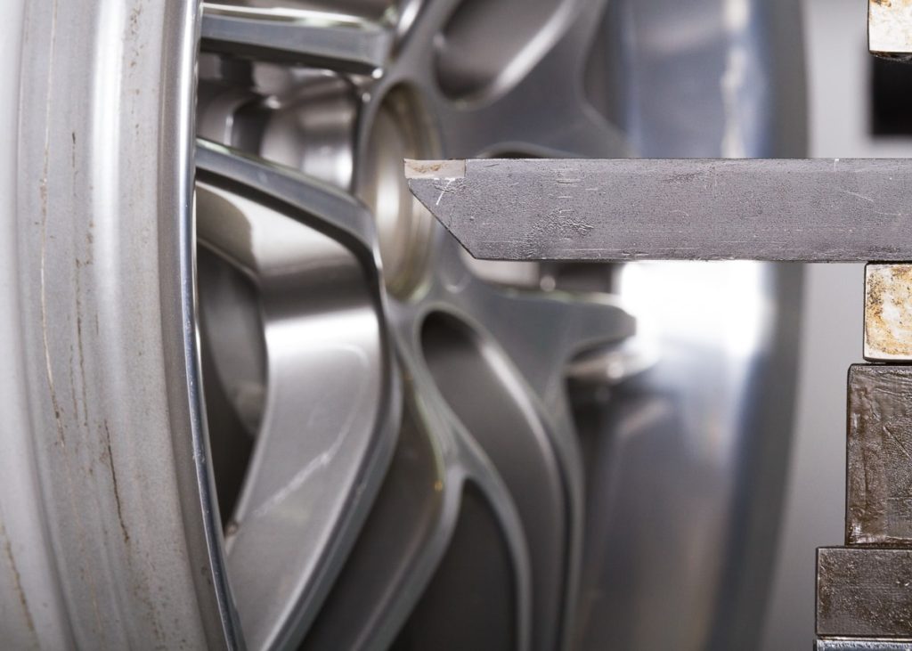 How Do Diamond Cutting Lathes Work | Lenco Holdings LLC